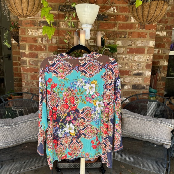 Johnny Was | Tops | Johnny Was Graphic Print Xl Long Sleeve Henley ...